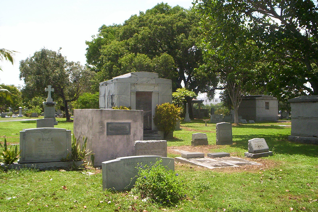 Miami City Cemetery Tour | Things to do in Miami