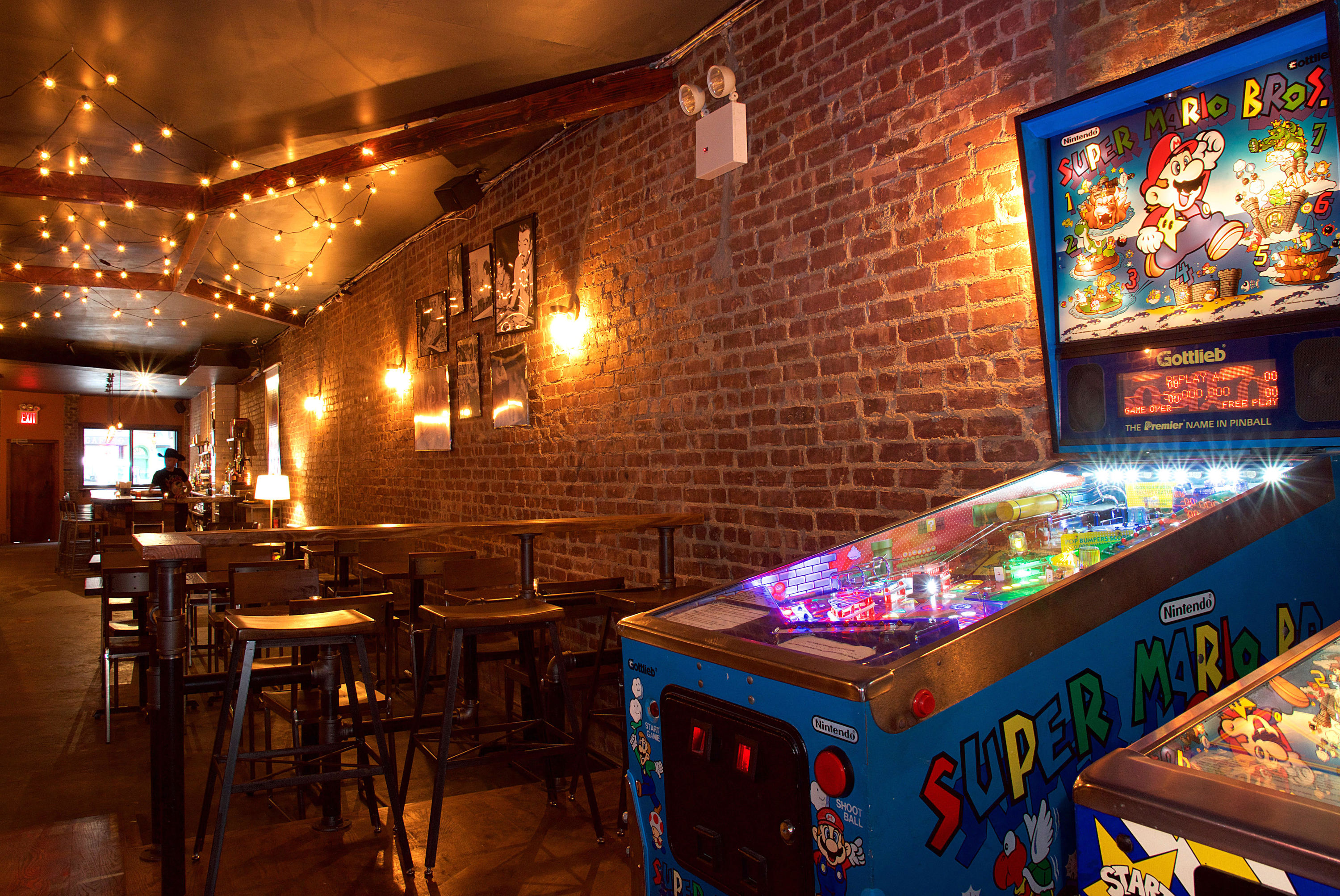 Solid State | Bars in Woodside, New York