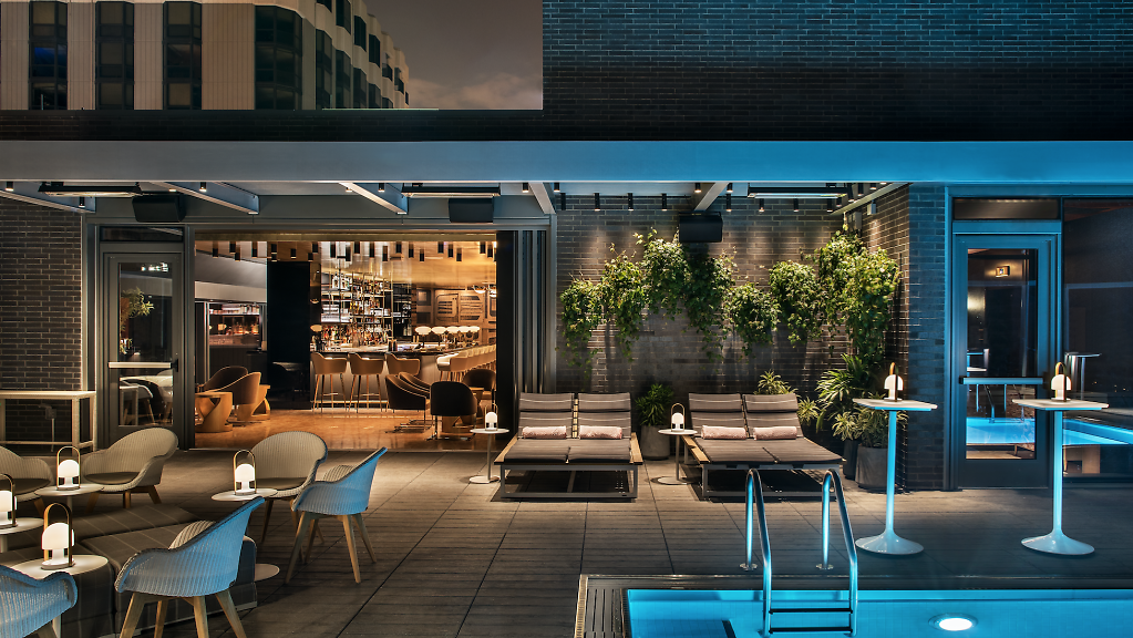 31 Restaurants With Amazing Views of the Chicago Skyline and Lake Michigan