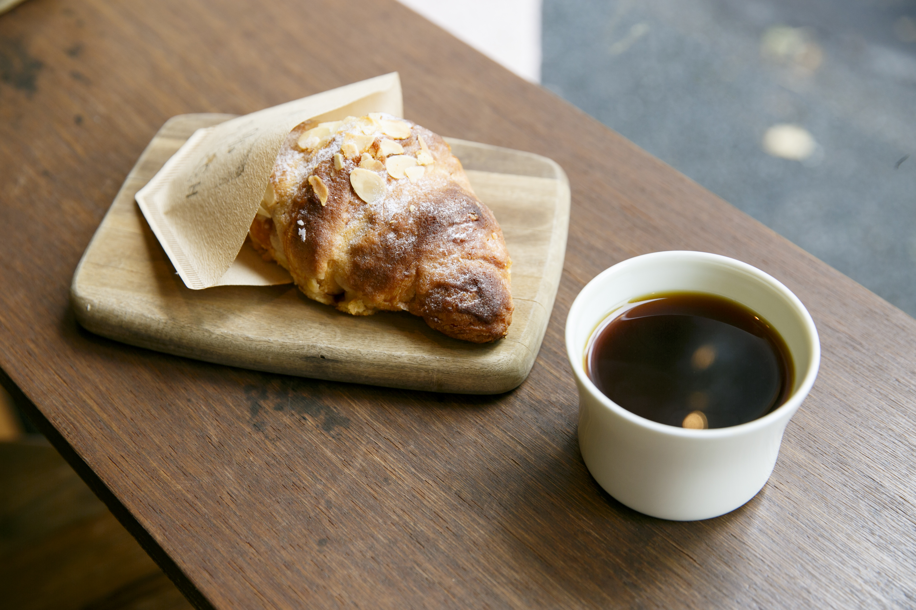 Glitch Coffee & Roasters | Restaurants in Jinbocho, Tokyo