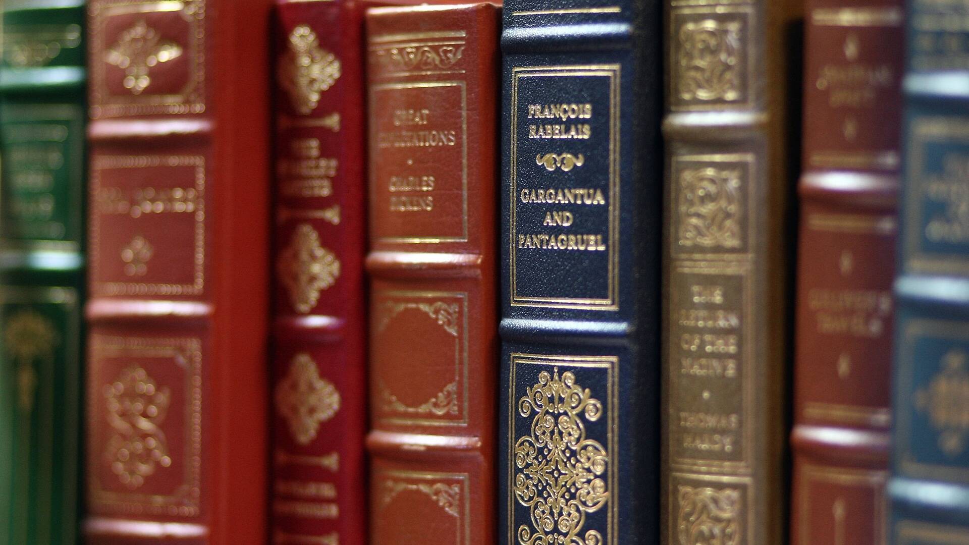 City Basement Books | Shopping in Melbourne, Melbourne