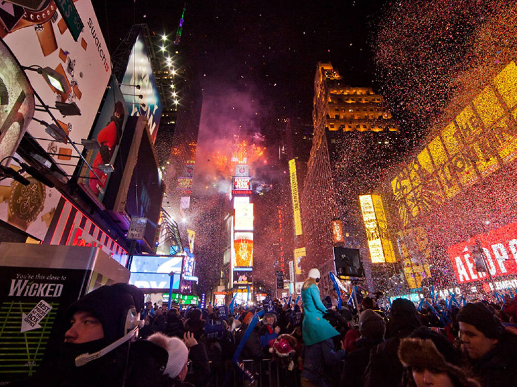 25 Photos of New Year's Eve in NYC Including the Ball Drop
