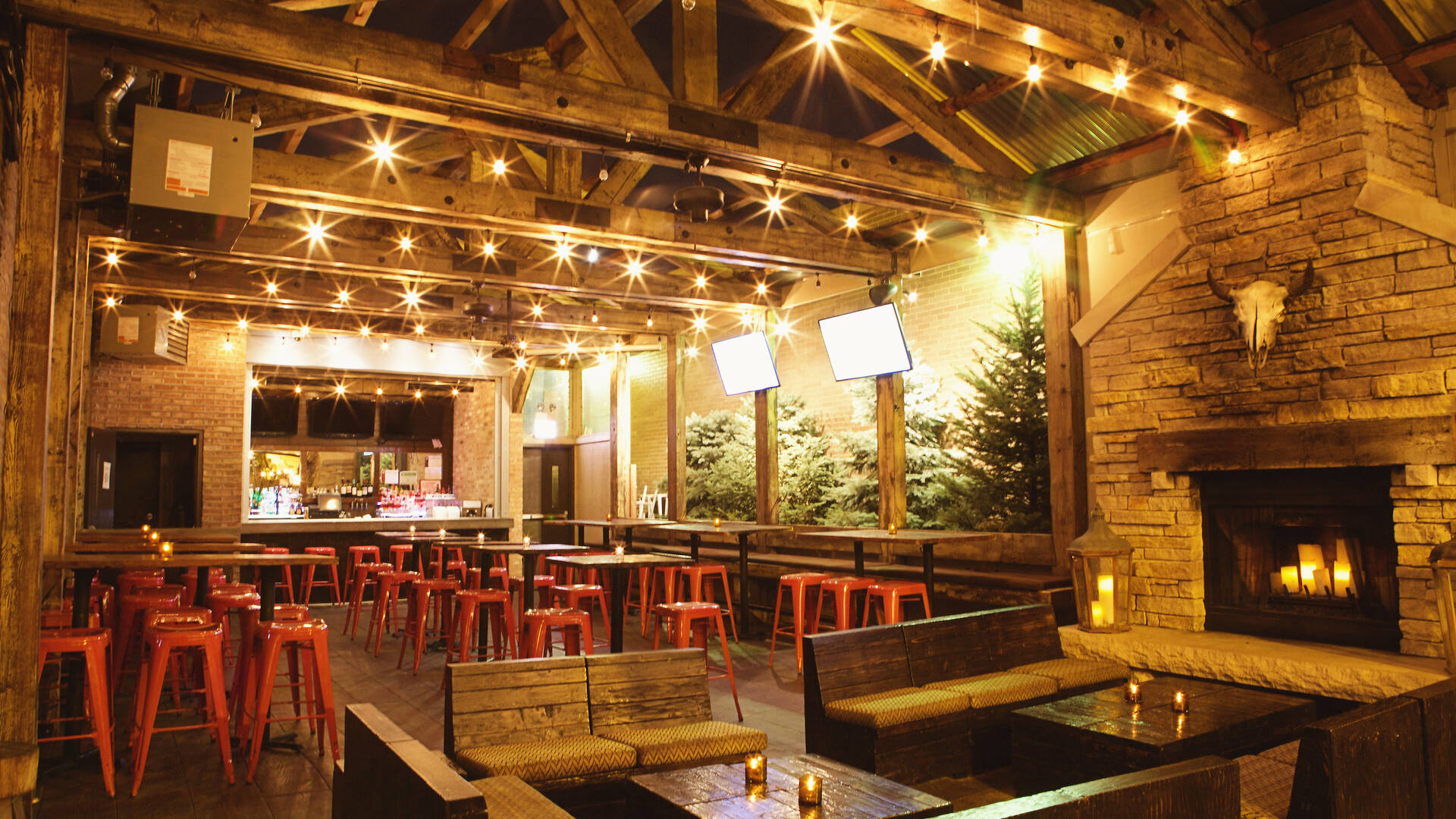 10 Outdoor Chicago Restaurants and Bars Cozy Enough for Fall