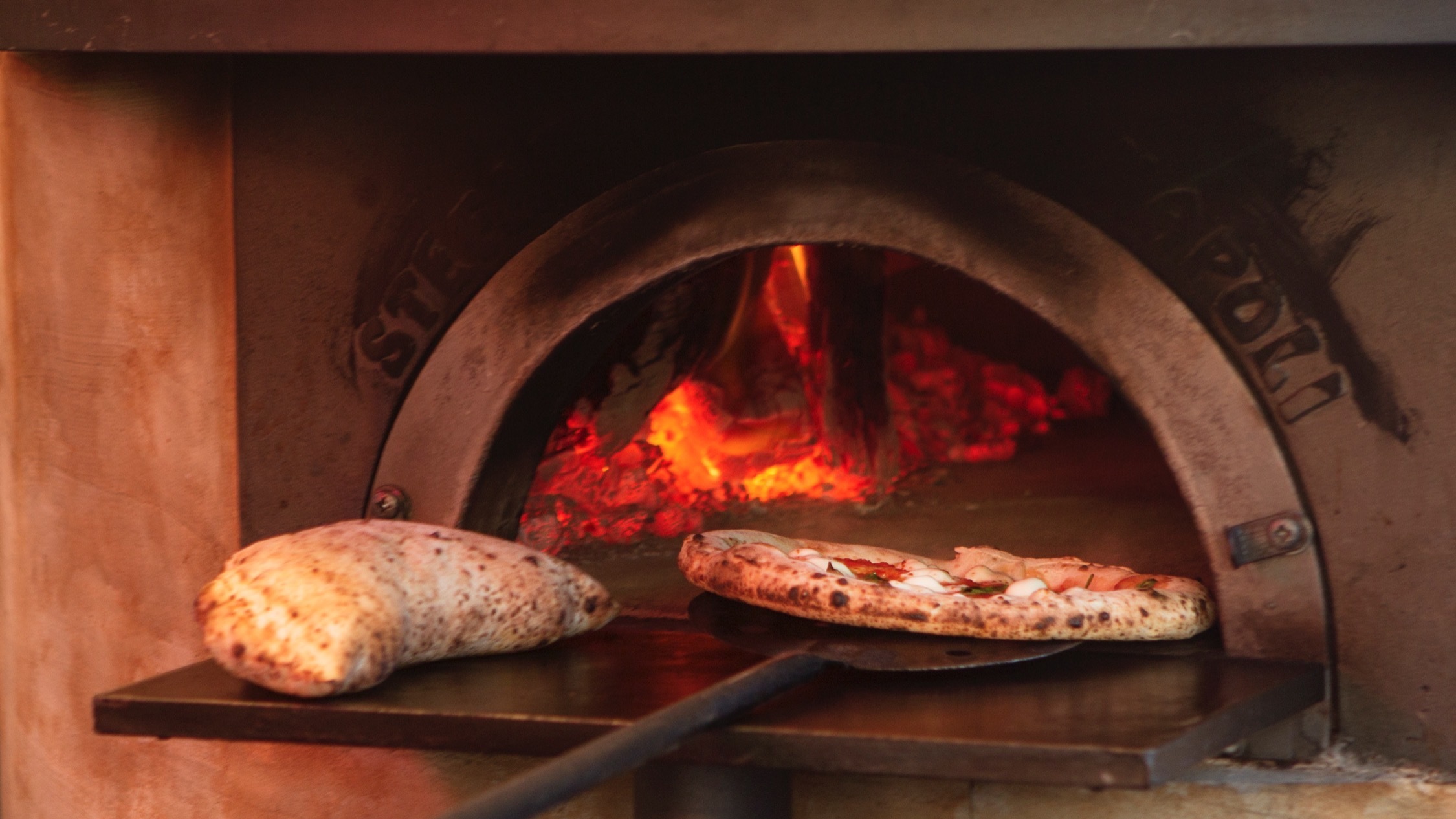 Happy as Larry Food Truck | Restaurants in Circular Quay, Sydney