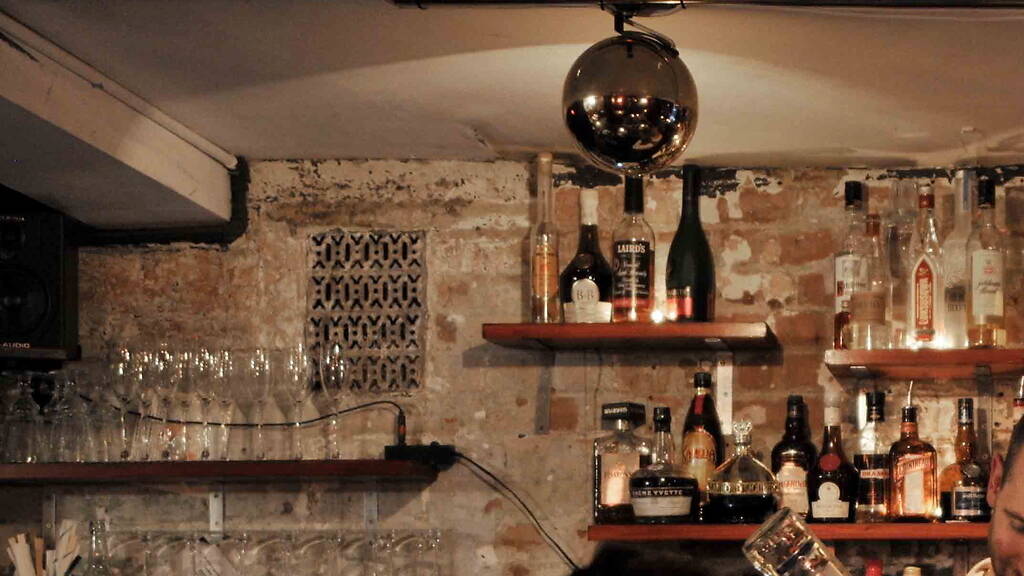 15 Best Hidden And Secret Bars In London... Shh!