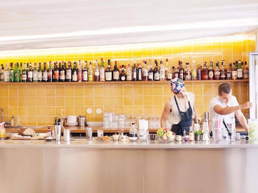 50 Best Bars in Paris, from Speakeasies to Dive Bars