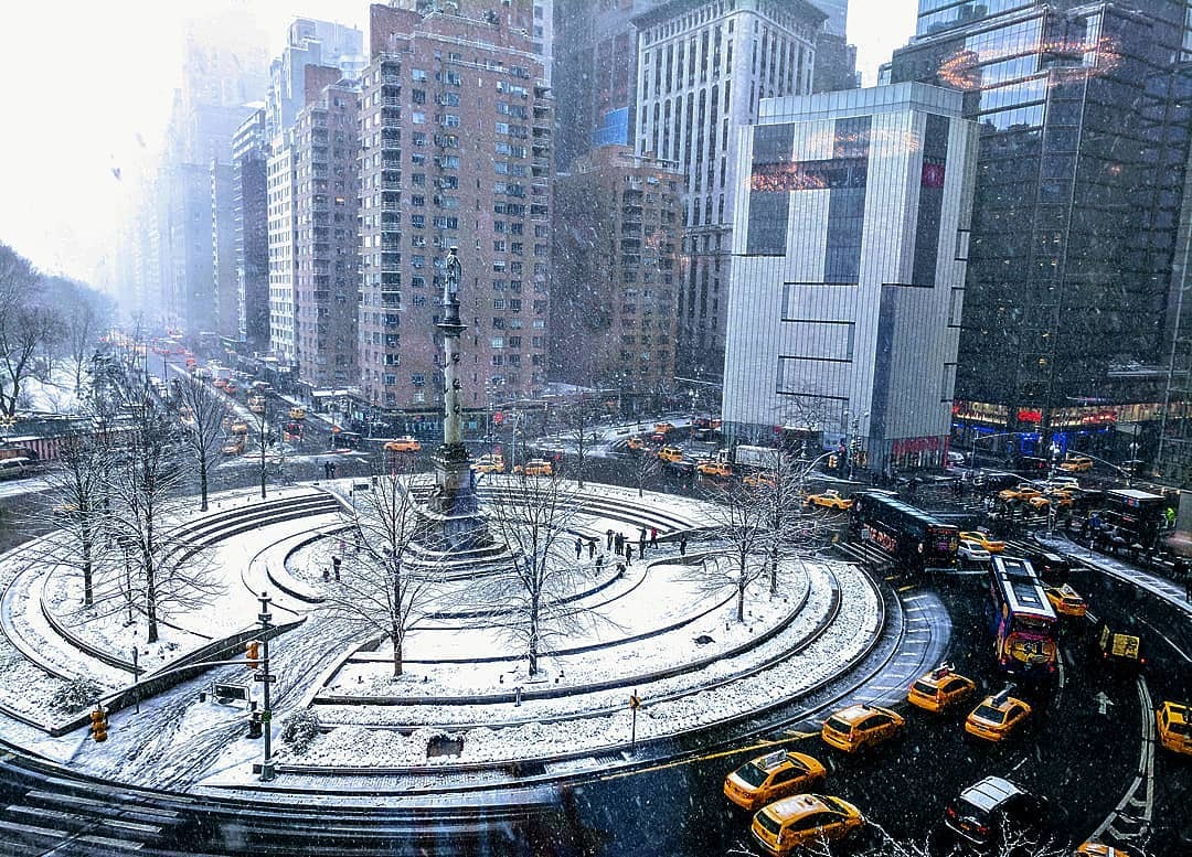 New York’s first snow of the season turned the city into a magical ...