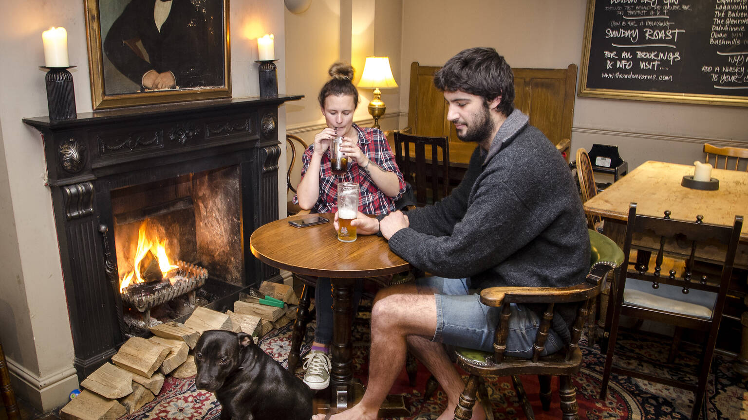 11 Best Hammersmith Pubs To Drink Near The River