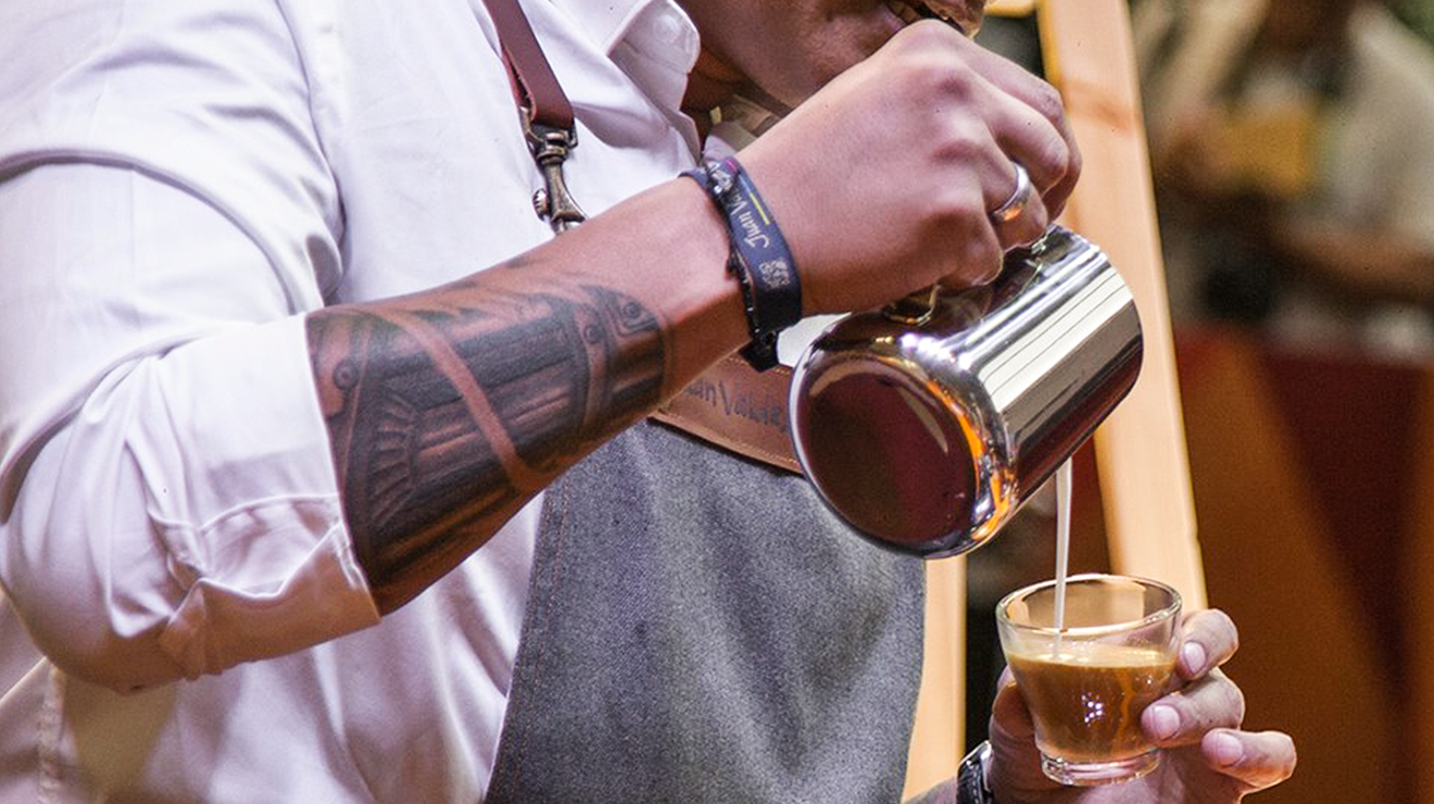 |Presentado por Juan Valdez| Café de Colombia hecho a mano