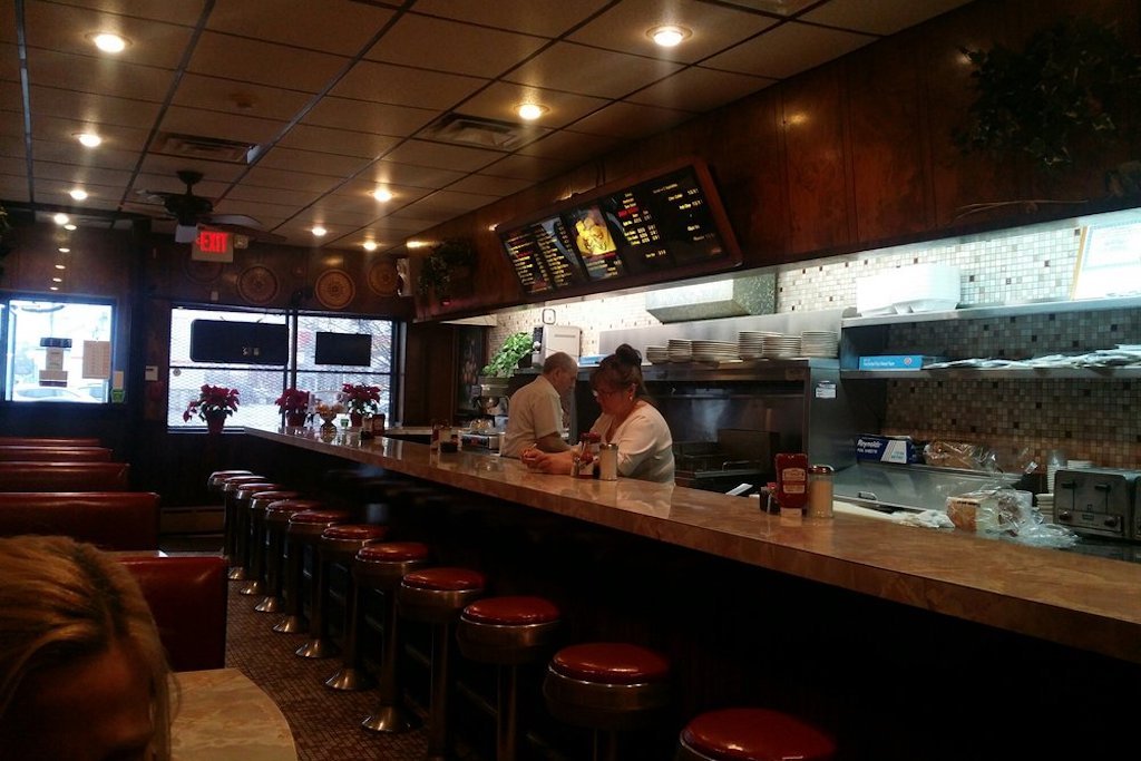 M & M Restaurant | Restaurants in Richmond, Philadelphia