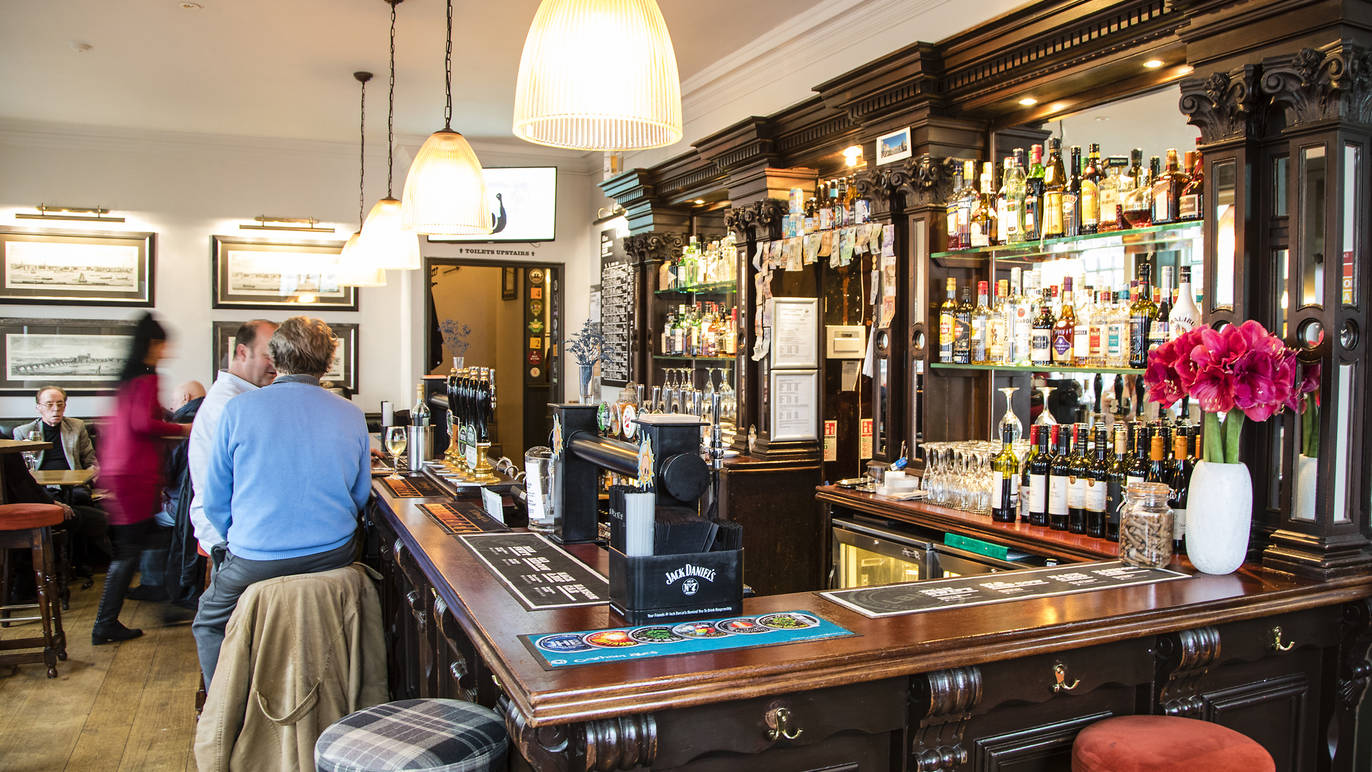 9 Best Pubs In Kensington & South Kensington For A Royal Knees-Up