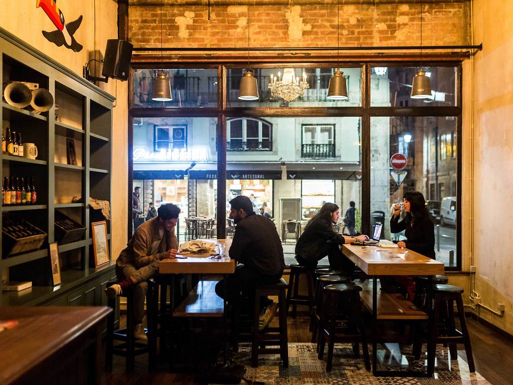 Noite em Lisboa: os melhores bares no Cais do Sodré