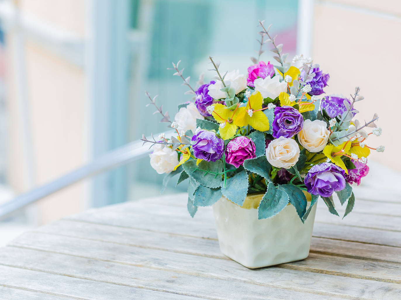12 Best Flower Deliveries in Los Angeles for 2025