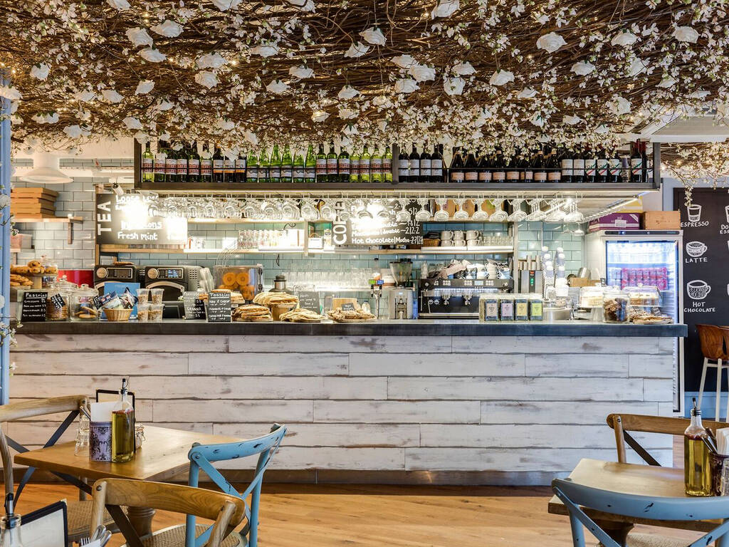 24 Best Cafes in London: Killer Cafes To Try Right Now