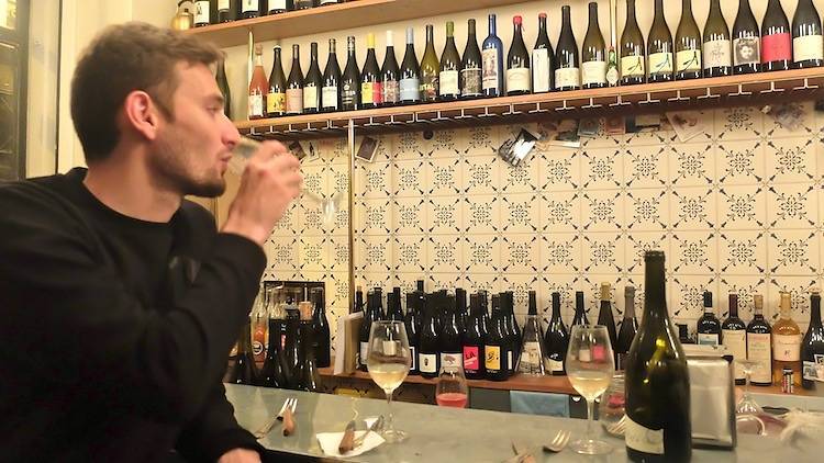 28 cool spots pour manger seul à Paris | Solo au resto