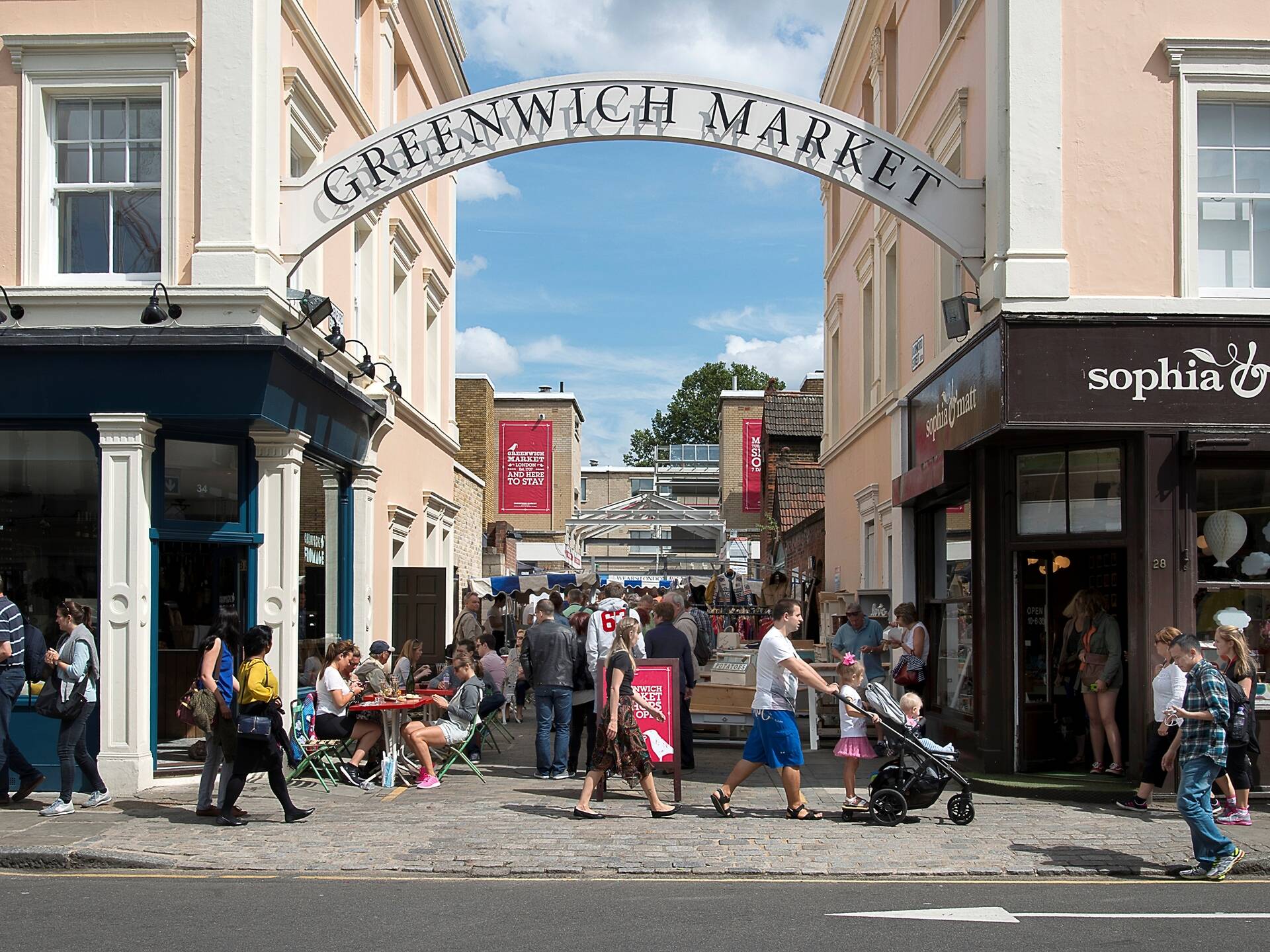 8 Best Fashion Markets In London: Clothes Markets for Style Seekers
