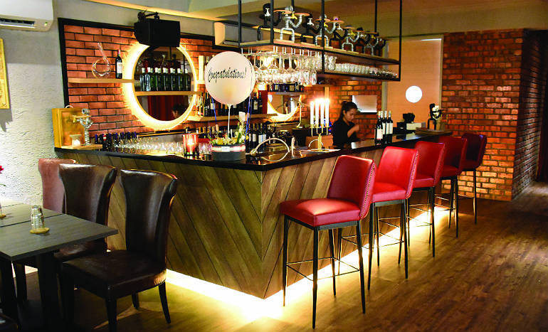 Chateau DeCanter | Bars and pubs in TTDI, Kuala Lumpur