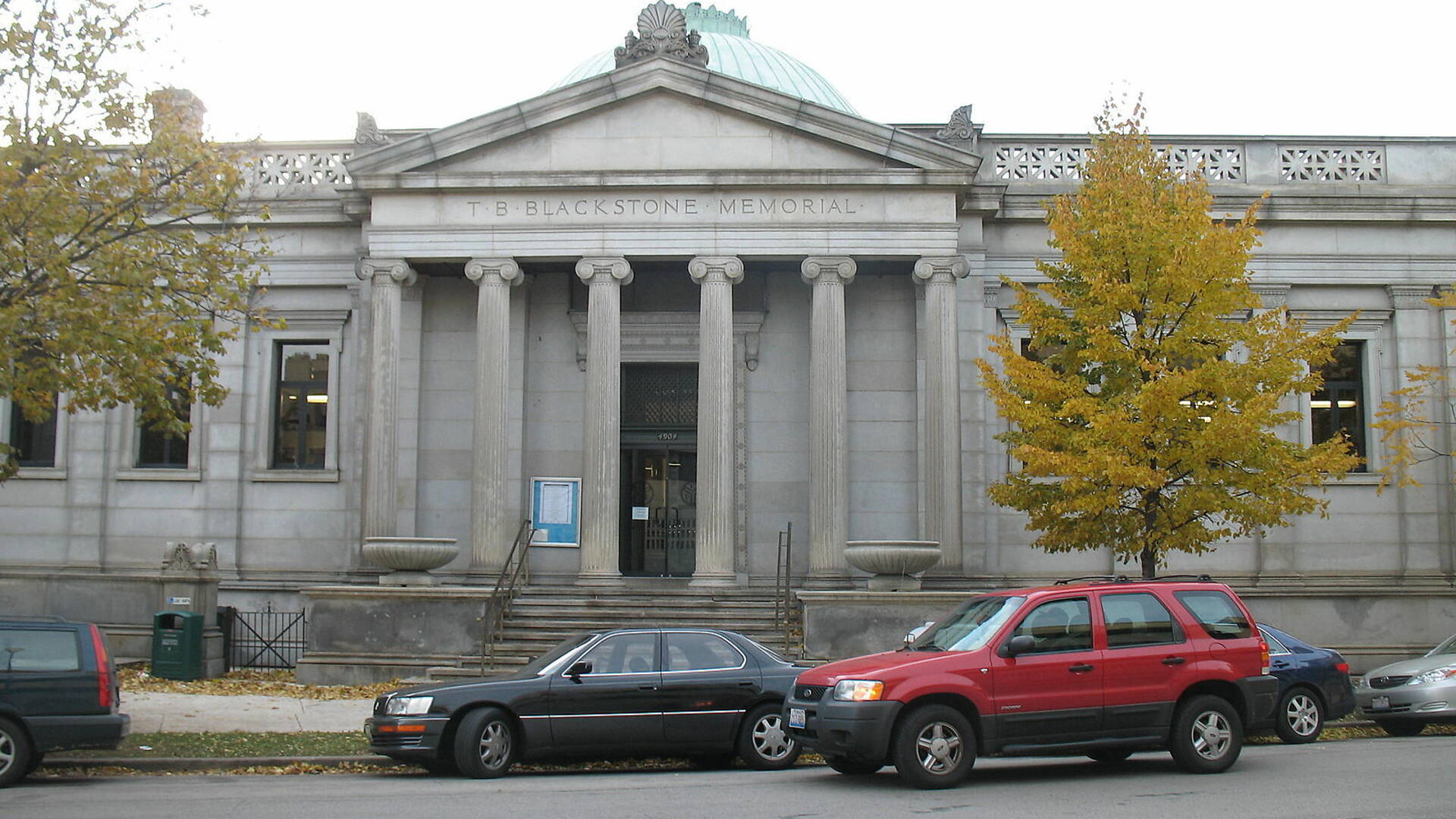 9 Absolutely Beautiful Libraries In Chicago
