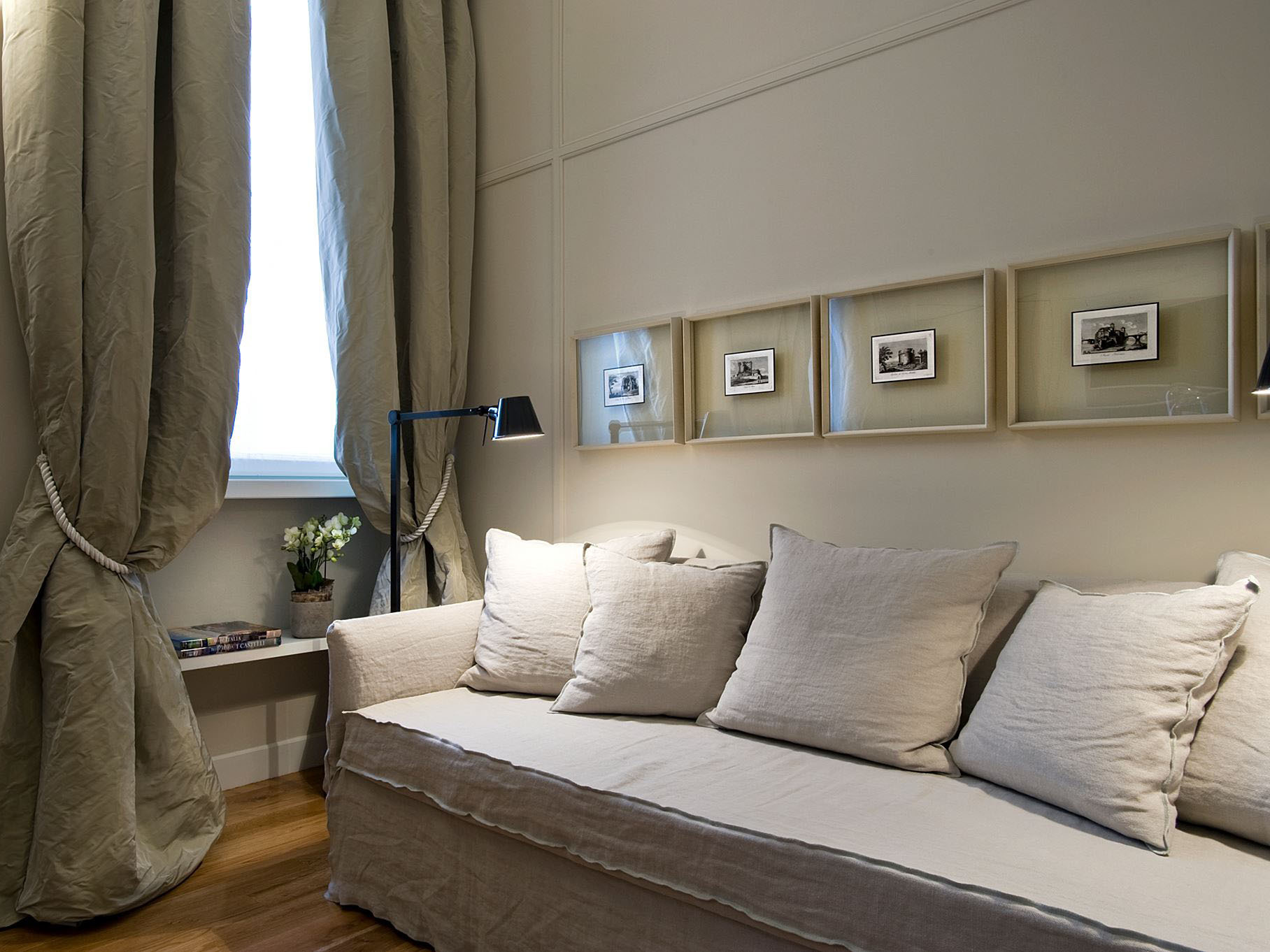 Crossing Condotti | Hotels in Rome