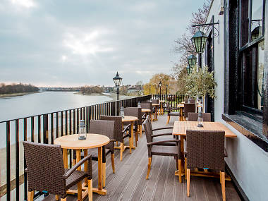 26 Best Canal & Riverside Pubs & Bars In London