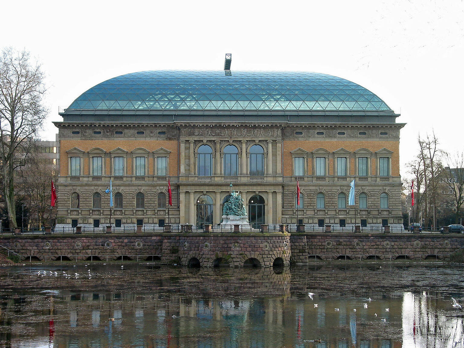 10 Most Beautiful Buildings in Düsseldorf Worth Visiting