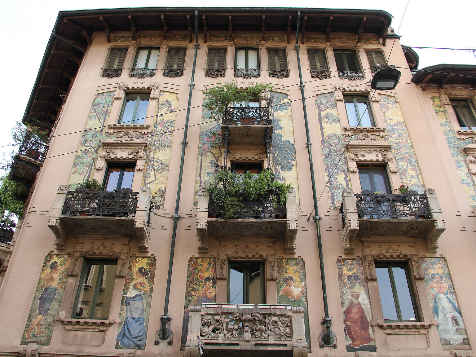 10 Most Beautiful Buildings in Milan