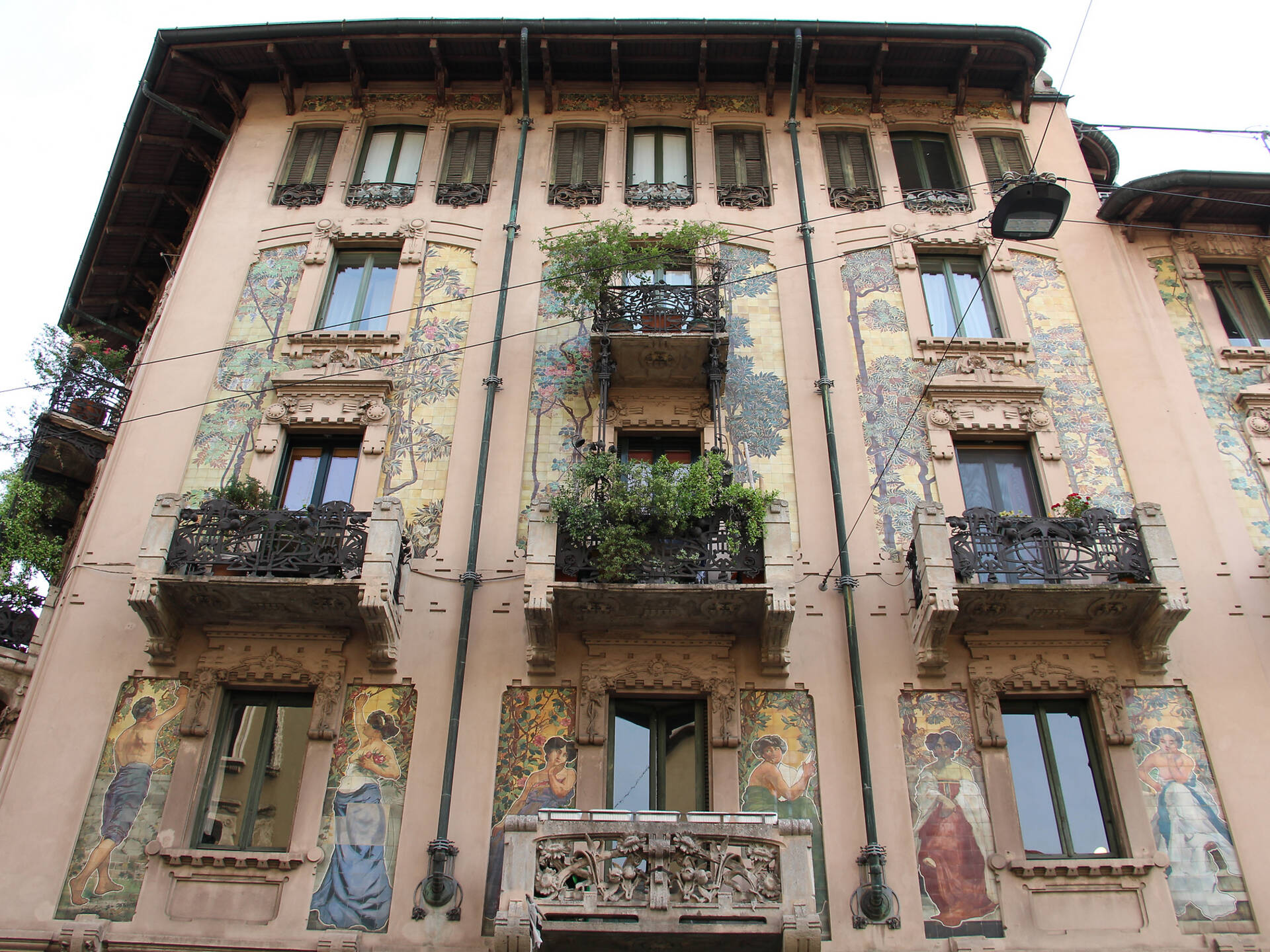 10 Most Beautiful Buildings in Milan