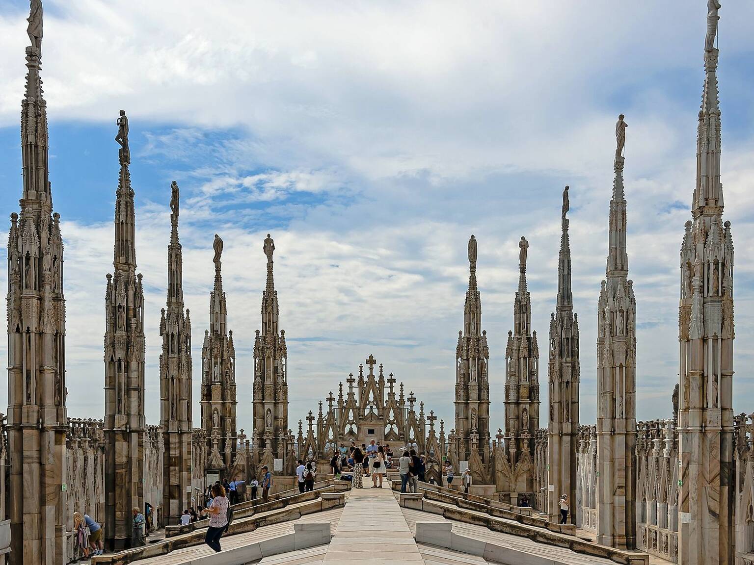 19 Travel Tips for Your First Visit to Milan | A Local’s Guide