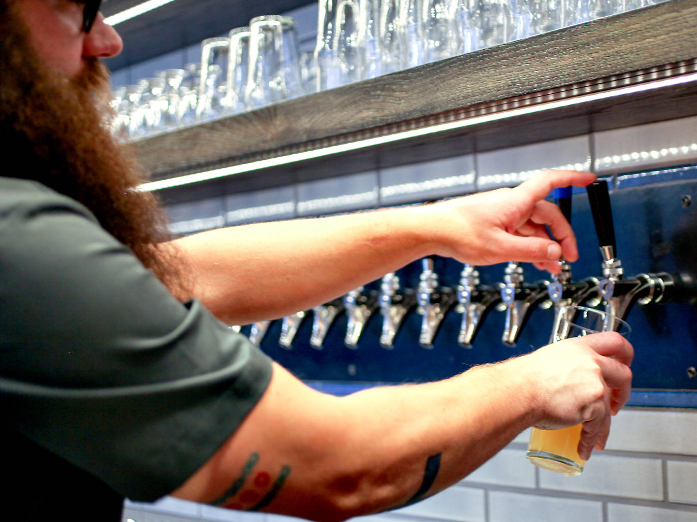 17 Wrigleyville Bars Where You Can Watch the Cubs Play