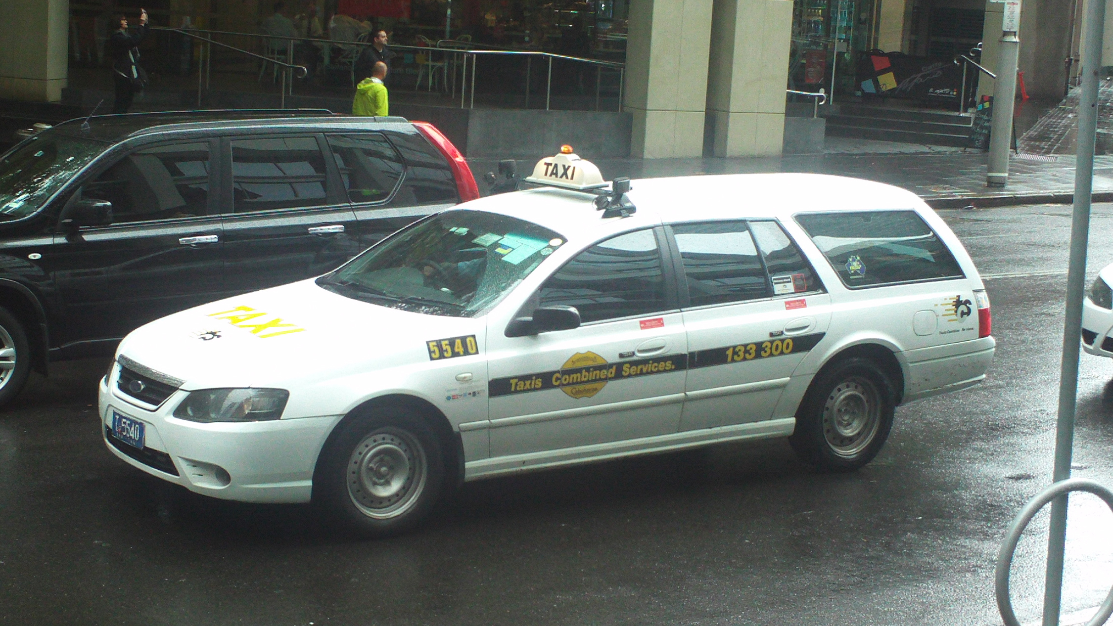 Here's 6 ways to get around Sydney on public transport