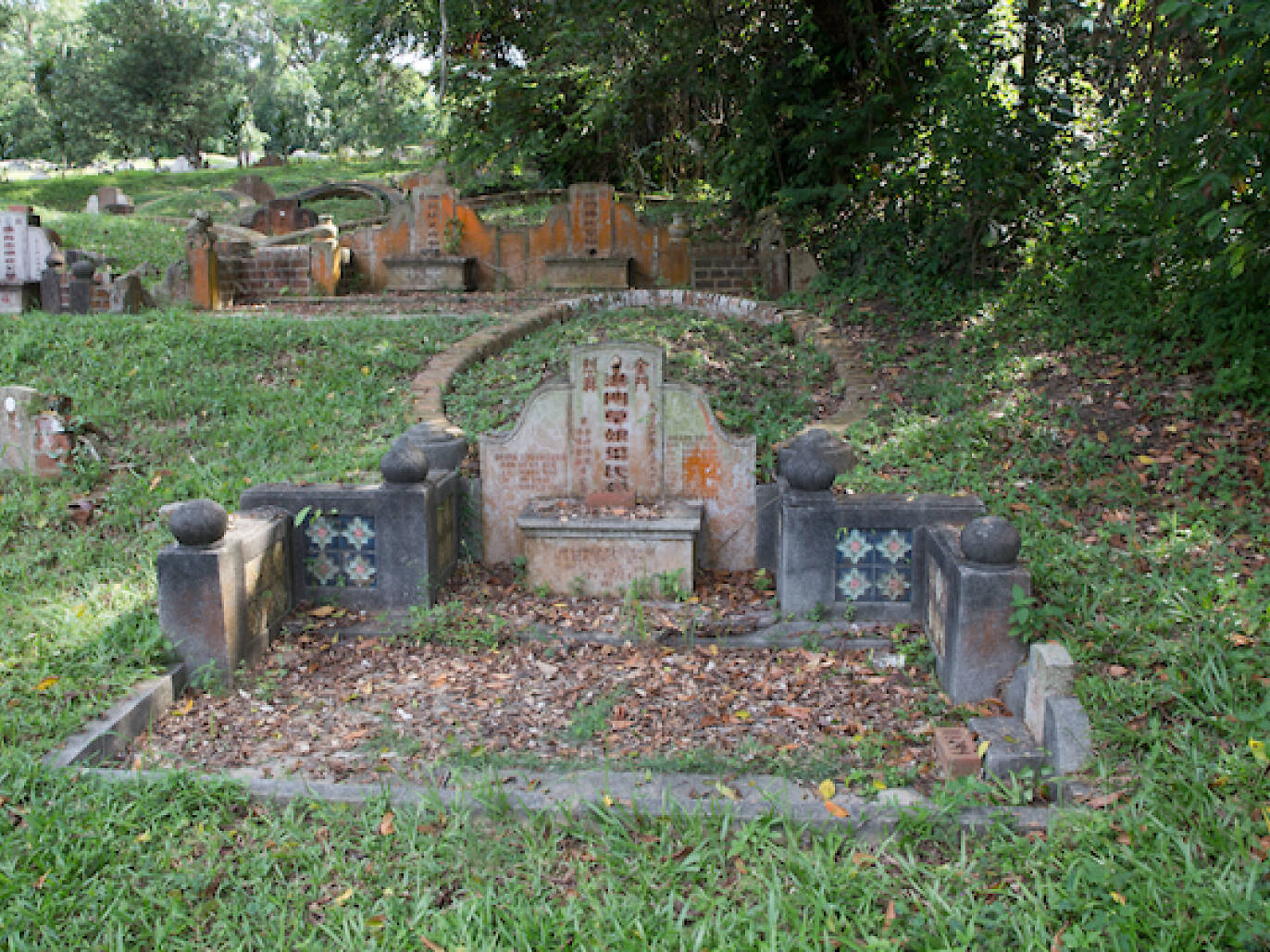 9 Heritage Cemeteries in Singapore To Visit