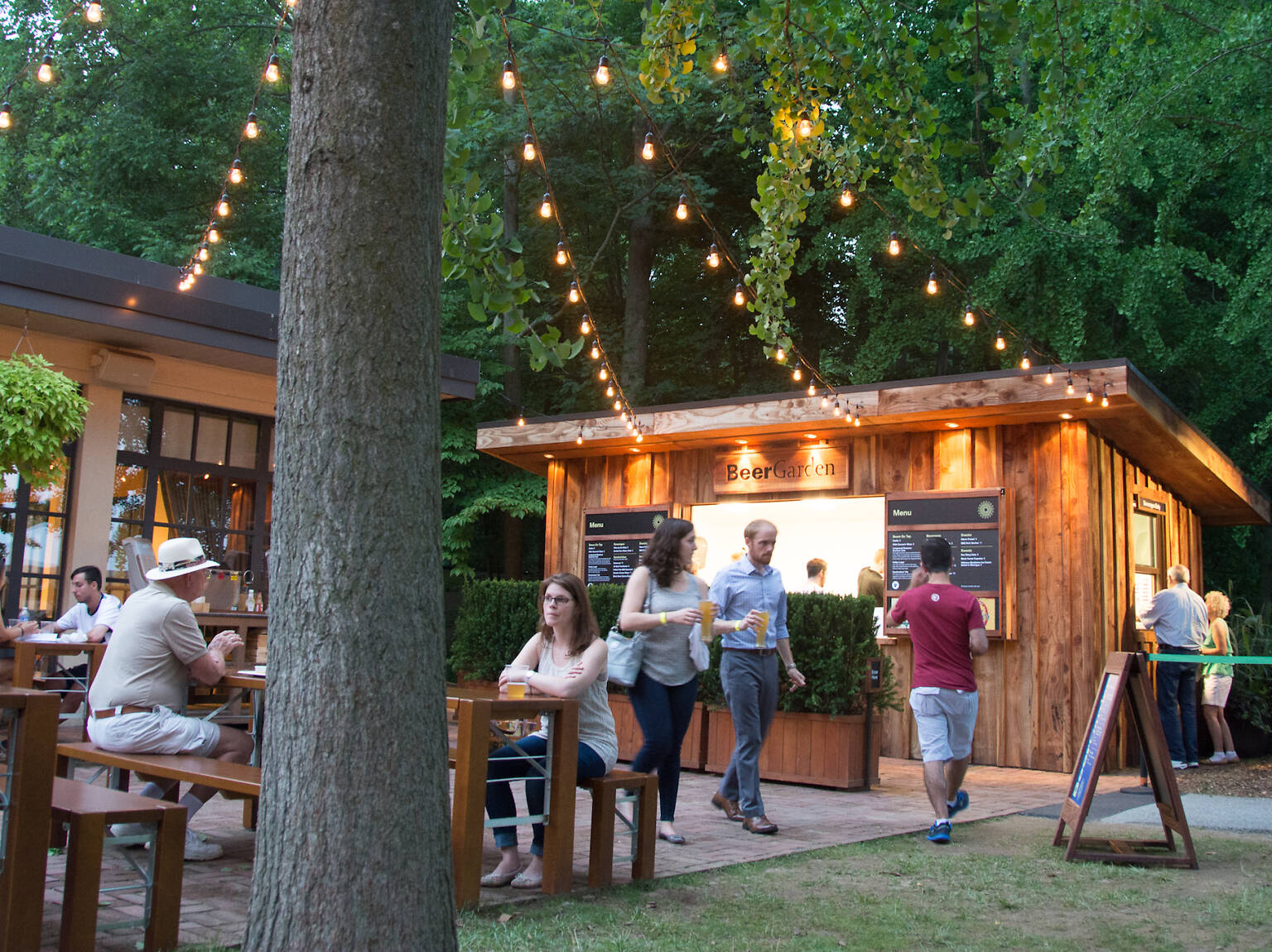 21 Best Beer Gardens in Philadelphia for Summer 2018