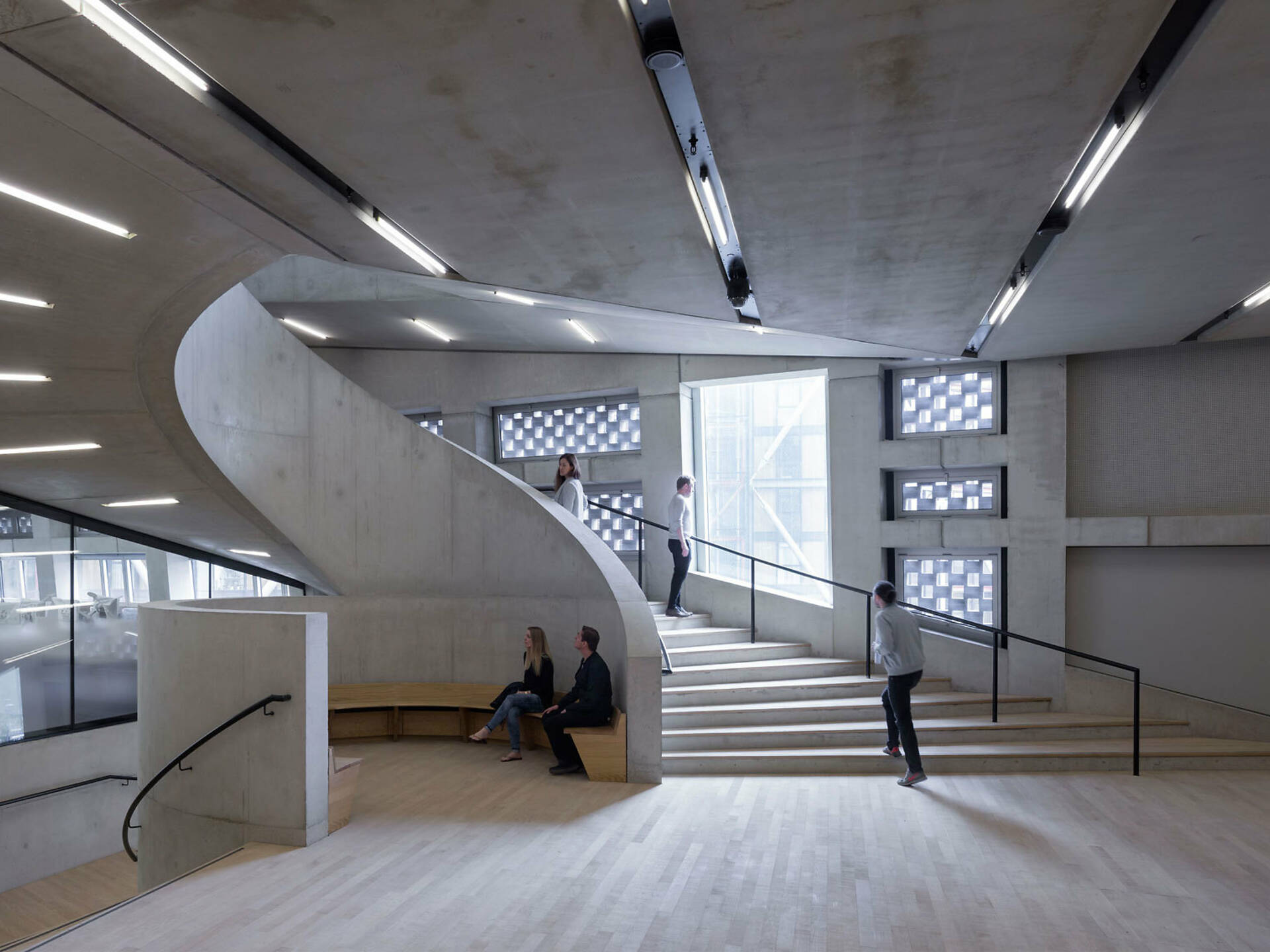 Late-night museum opening hours in London – Museums and attractions in ...