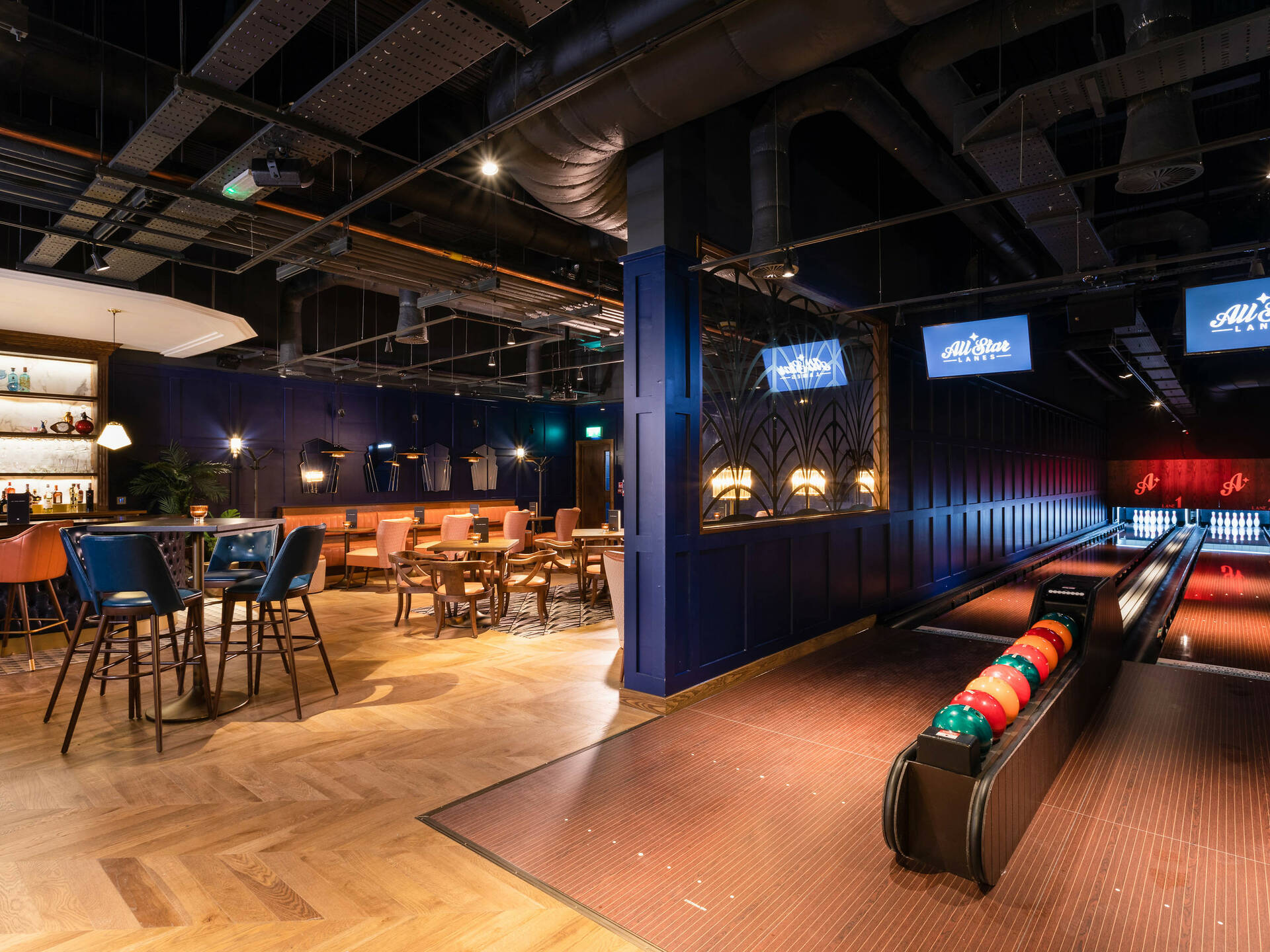 7 Brilliant London Bowling Alleys | Best Bowling Alleys in London