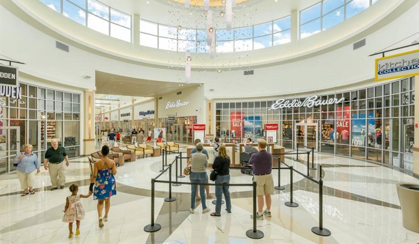 13 Outlets Near New York for All-Day Shopping