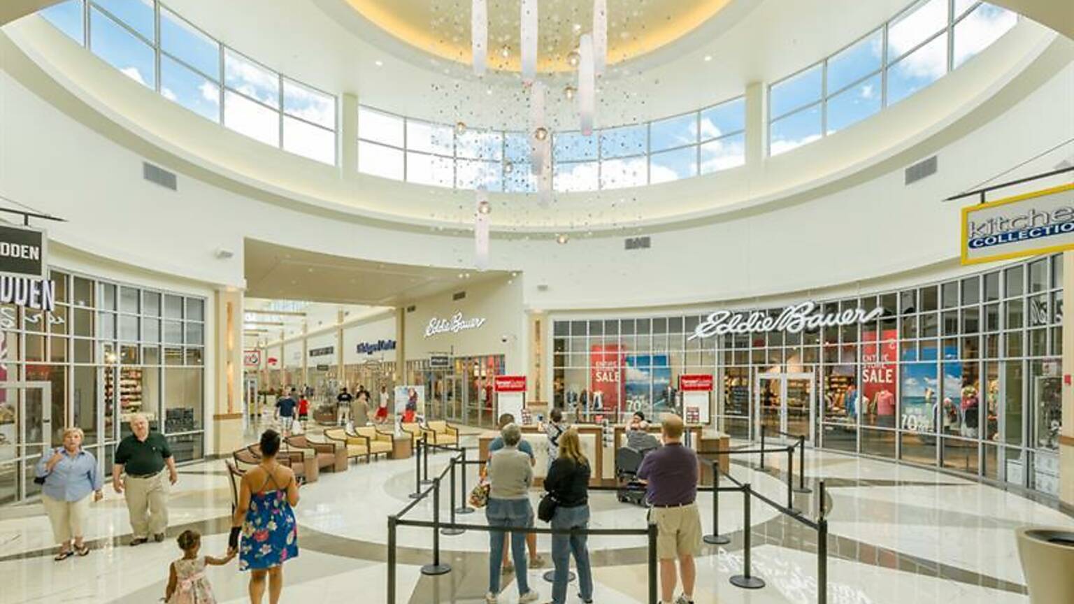13 Outlets Near New York for All-Day Shopping