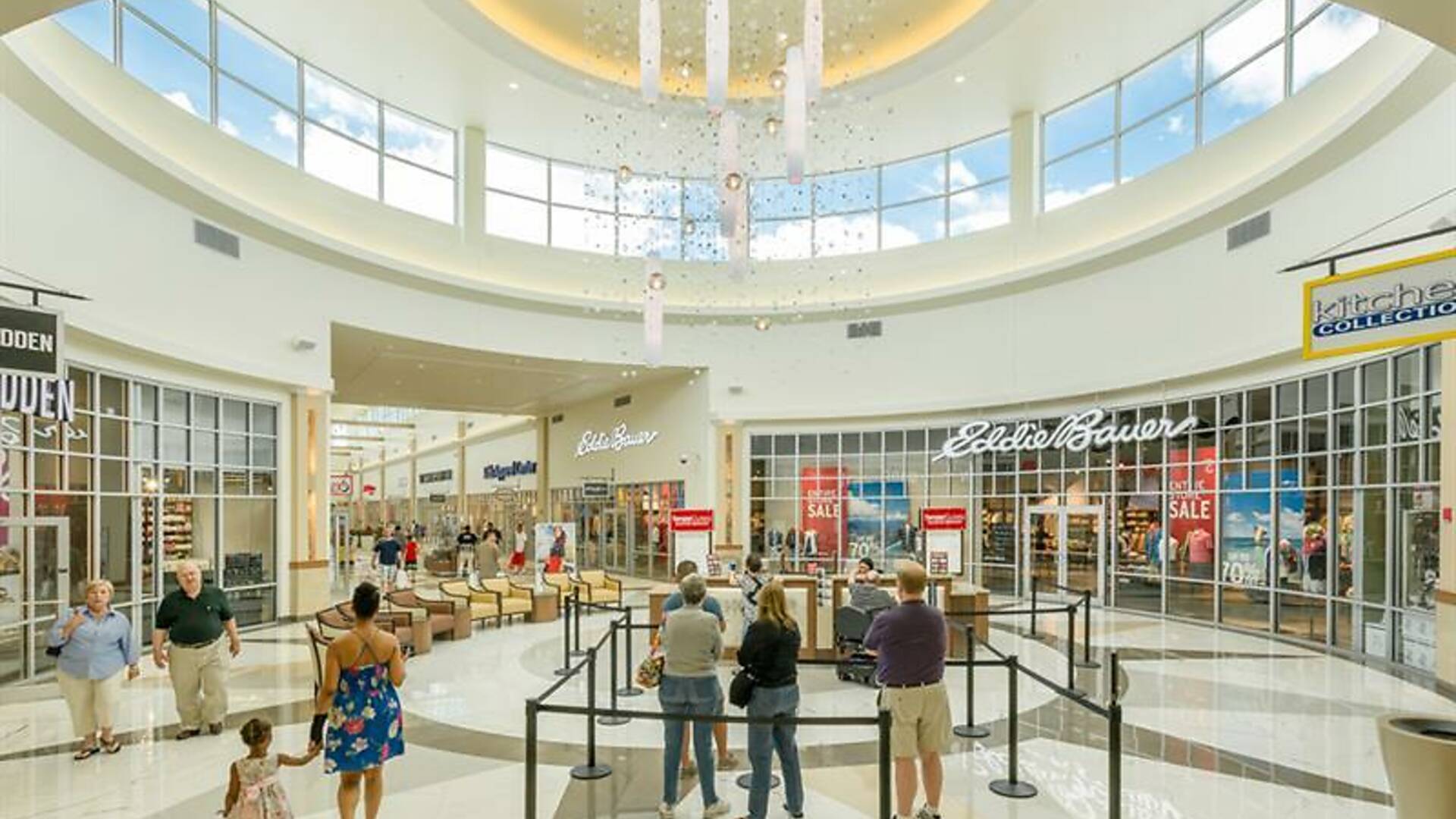 13 Outlets Near New York for All-Day Shopping