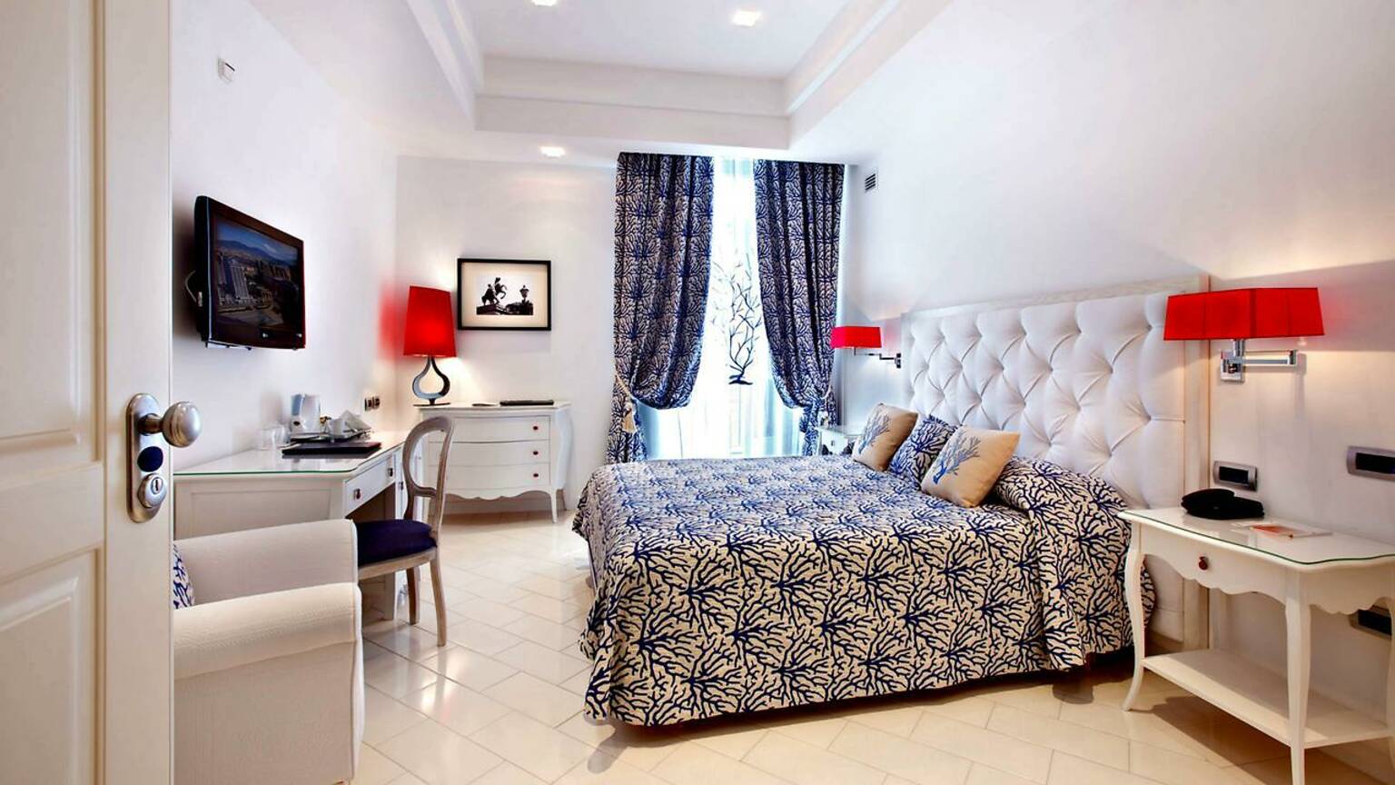 The 12 Best Hotels in Naples for 2025