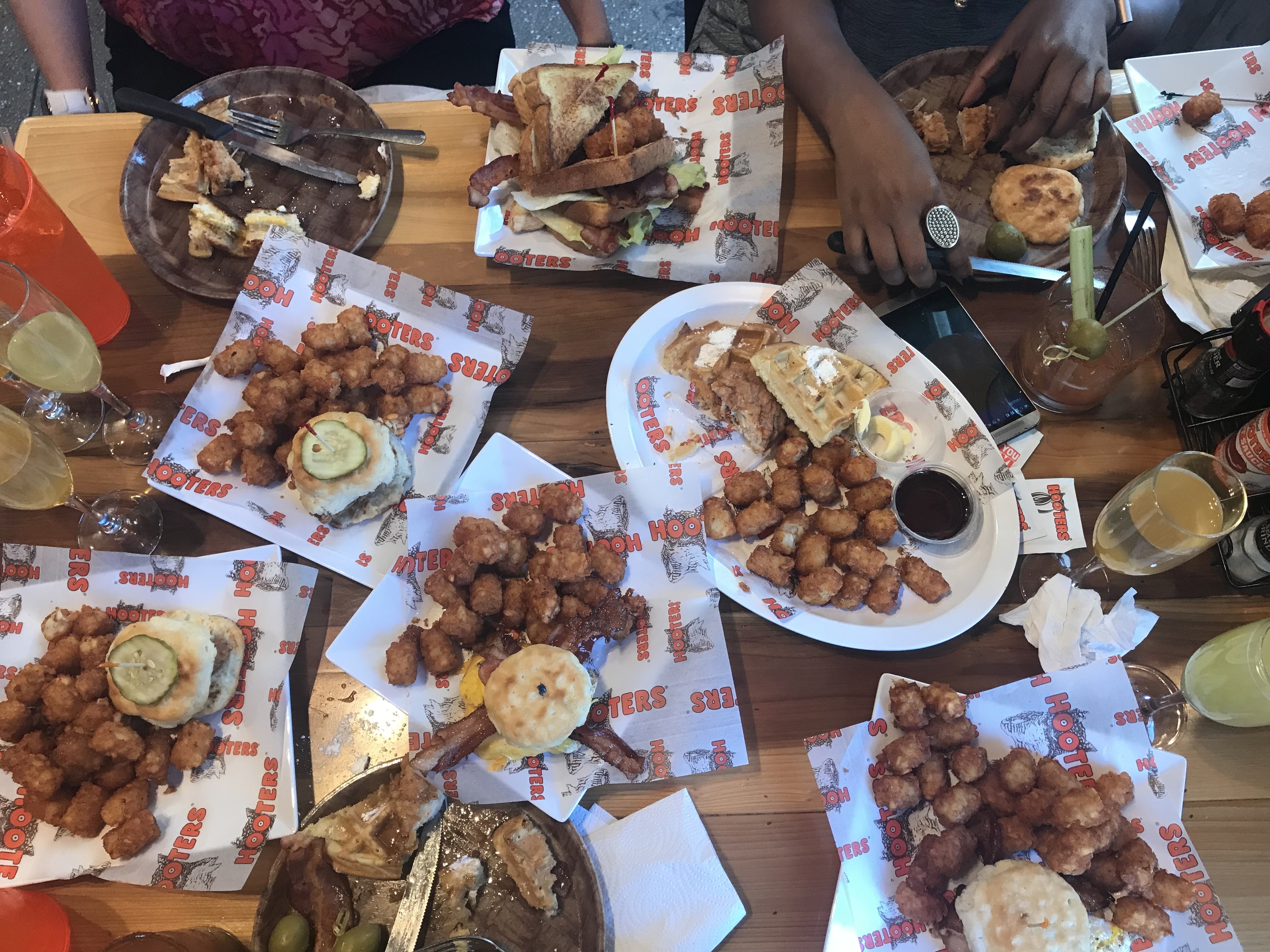 We tried Hooters' first-ever NYC brunch menu, and it wasn't half-bad