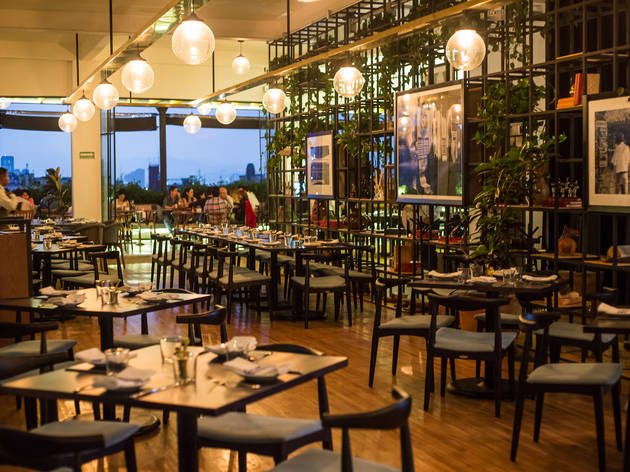 Botanero con vista al Monumento a la Revolución