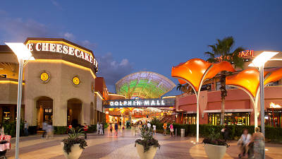 11 Best Malls in Miami for Shopping and People Watching