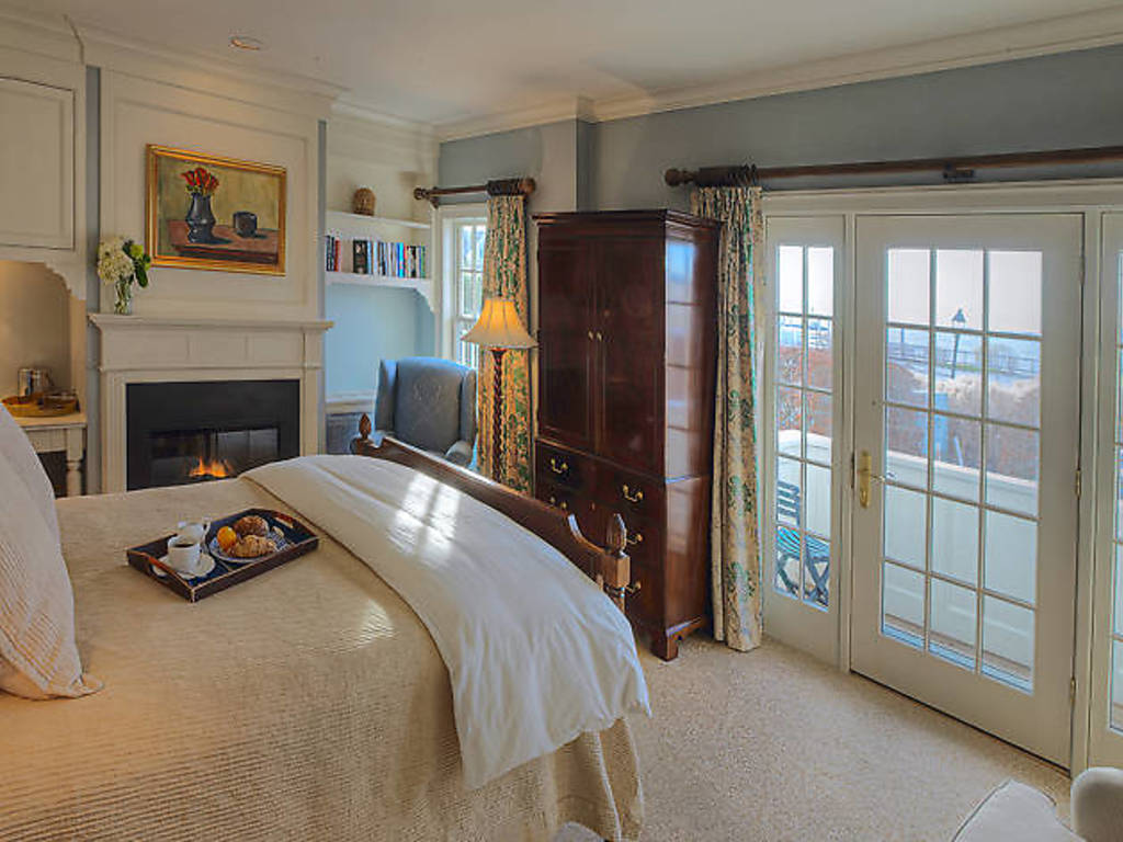 12 Most Romantic Hotels in Connecticut 2025