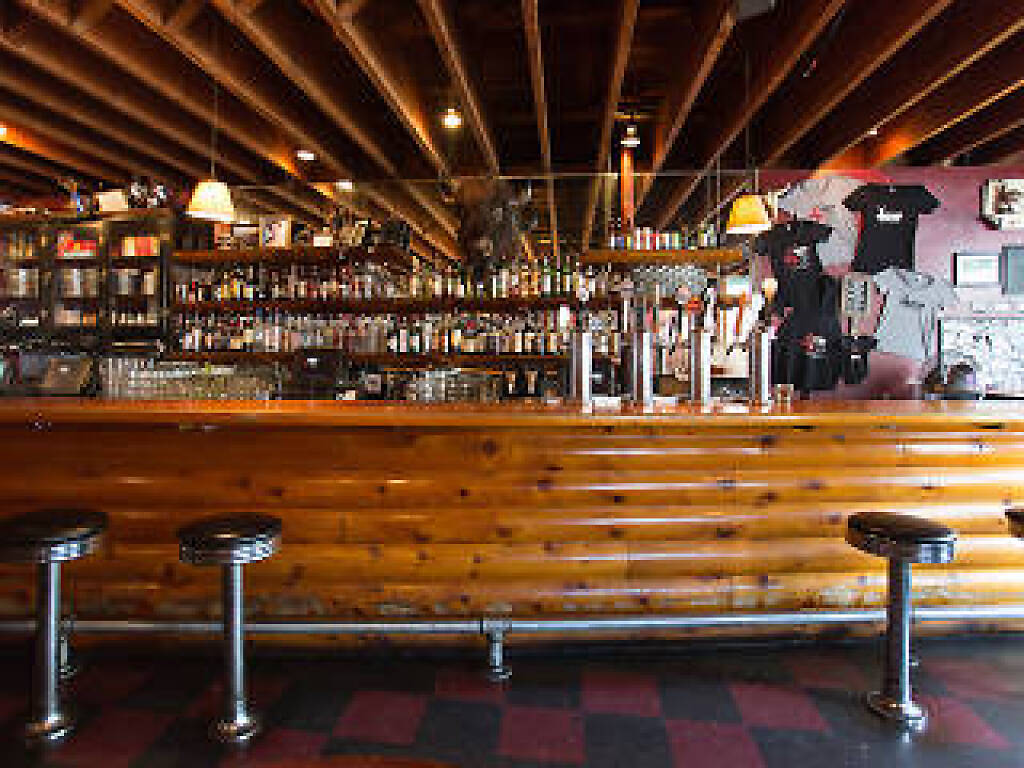 17 Best Bars in Seattle for Craft Beer, Cocktails and More