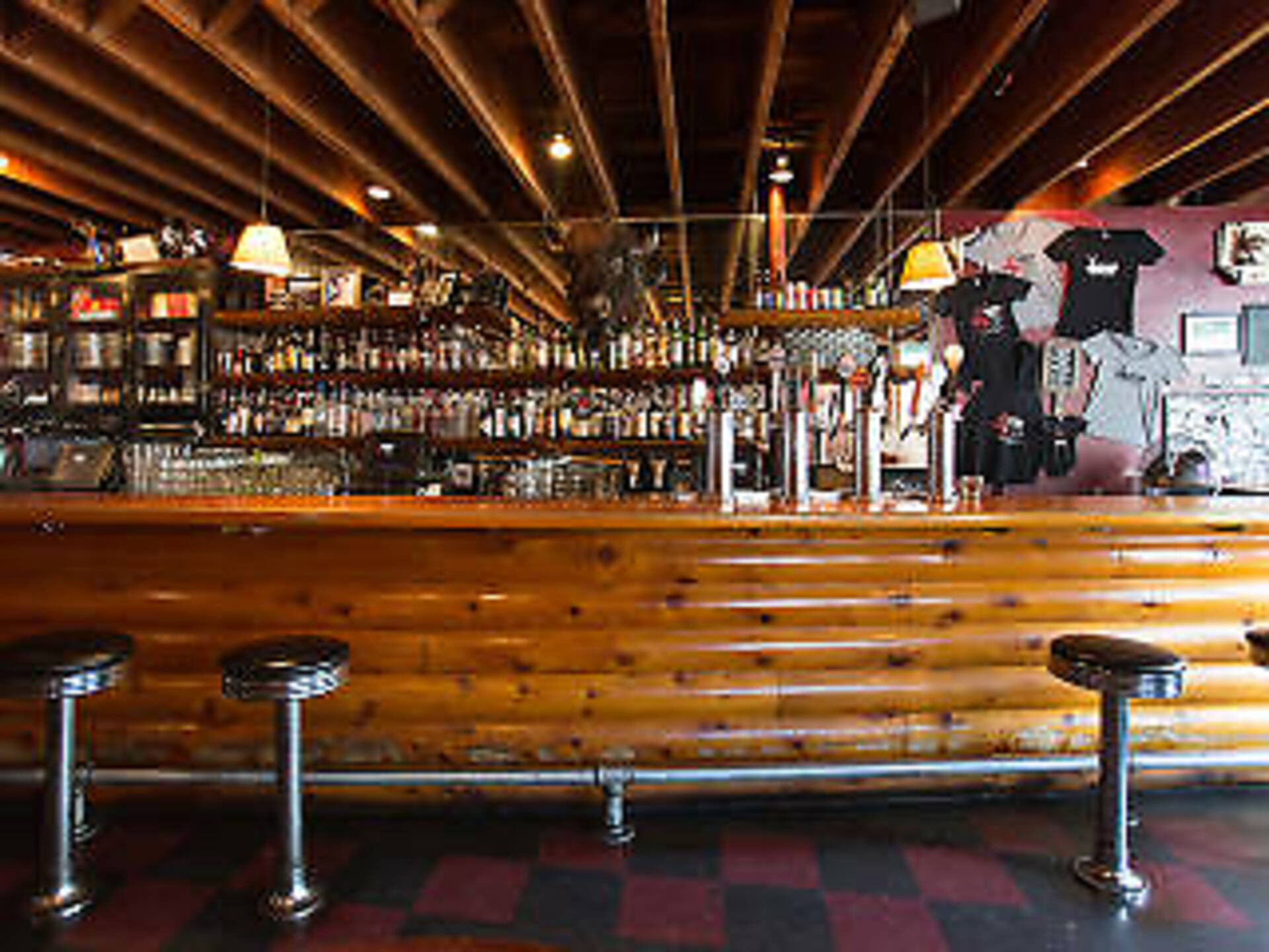 17 Best Bars in Seattle for Craft Beer, Cocktails and More