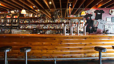 17 Best Bars in Seattle for Craft Beer, Cocktails and More