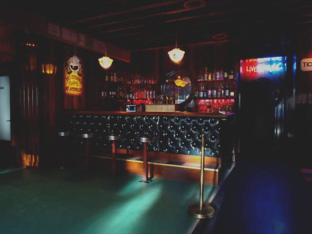 17 Best Bars in Seattle for Craft Beer, Cocktails and More