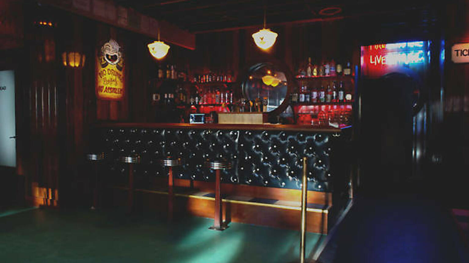 17 Best Bars in Seattle for Craft Beer, Cocktails and More