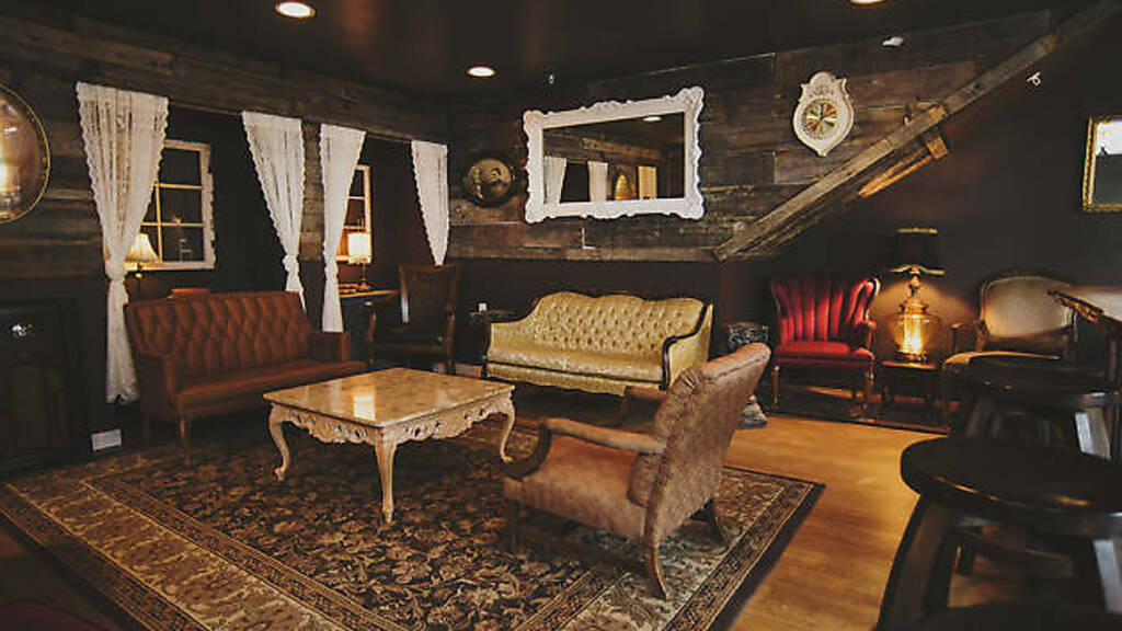 17 Best Bars in Seattle for Craft Beer, Cocktails and More