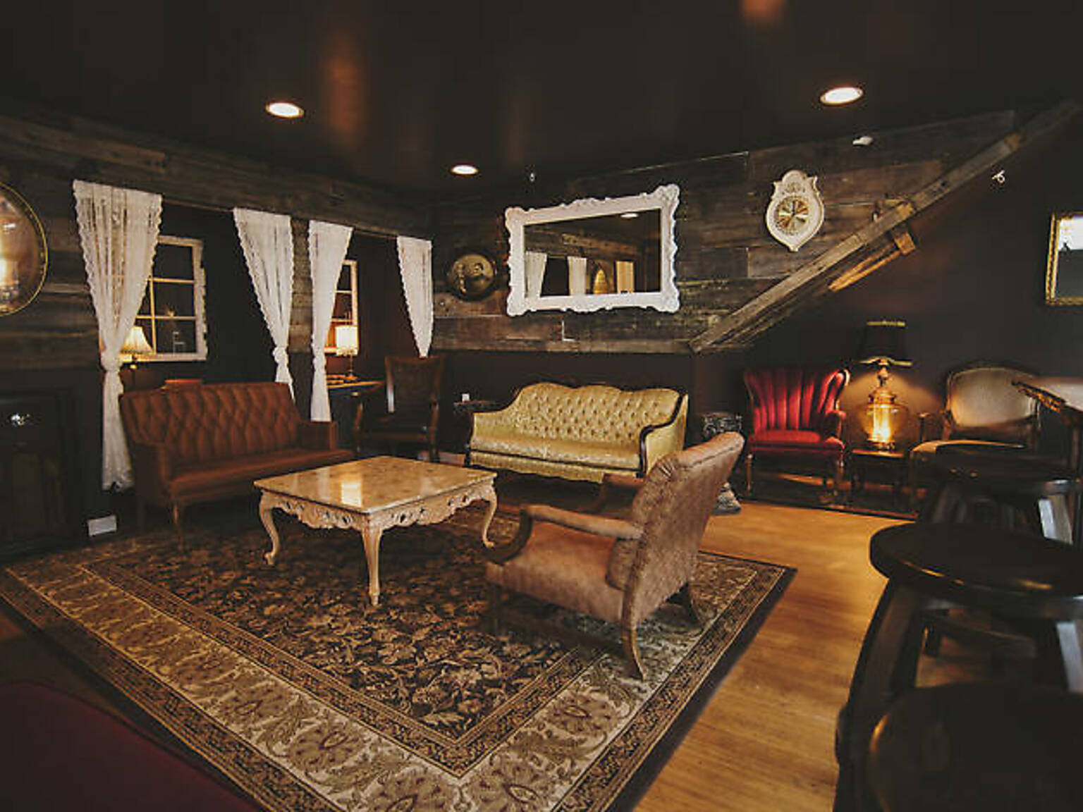 17 Best Bars in Seattle for Craft Beer, Cocktails and More