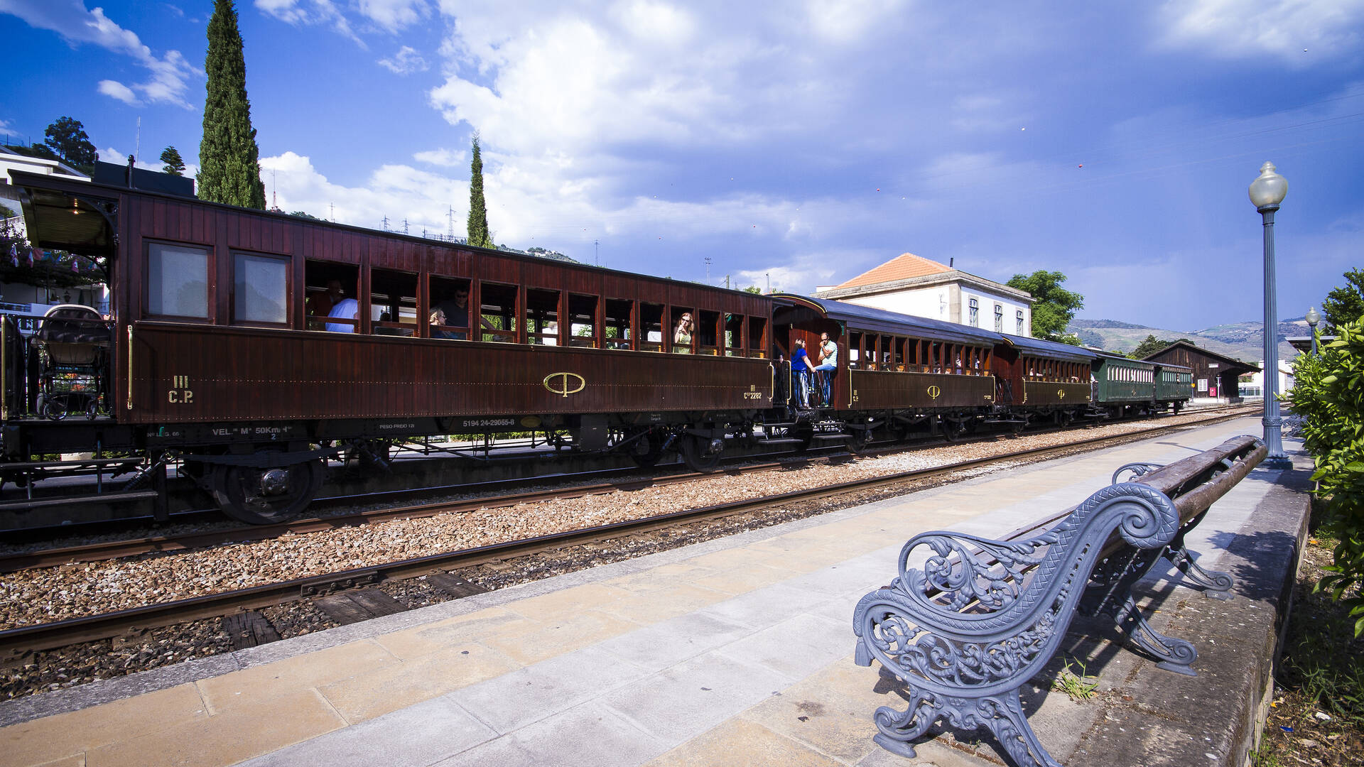 Eight awesome things to do in Douro - eat, drink and relax